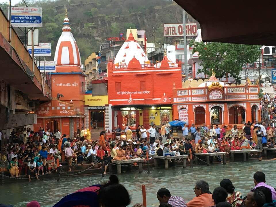 The tale of fire and water – Ganga Aarti , Haridwar – East Indian Traveller